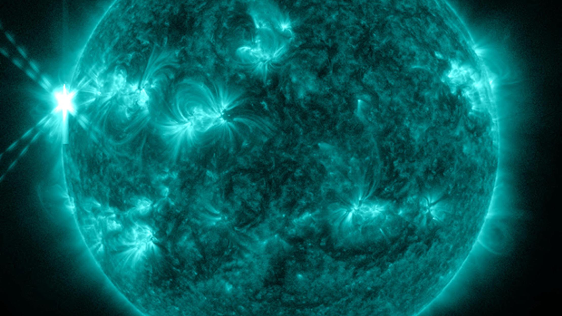 Stunning NASA Video And Photos Of Huge X Class Solar Flares Mental Floss stunning-nasa-video-and-photos-of-huge-x-class-solar-flares-mental-floss