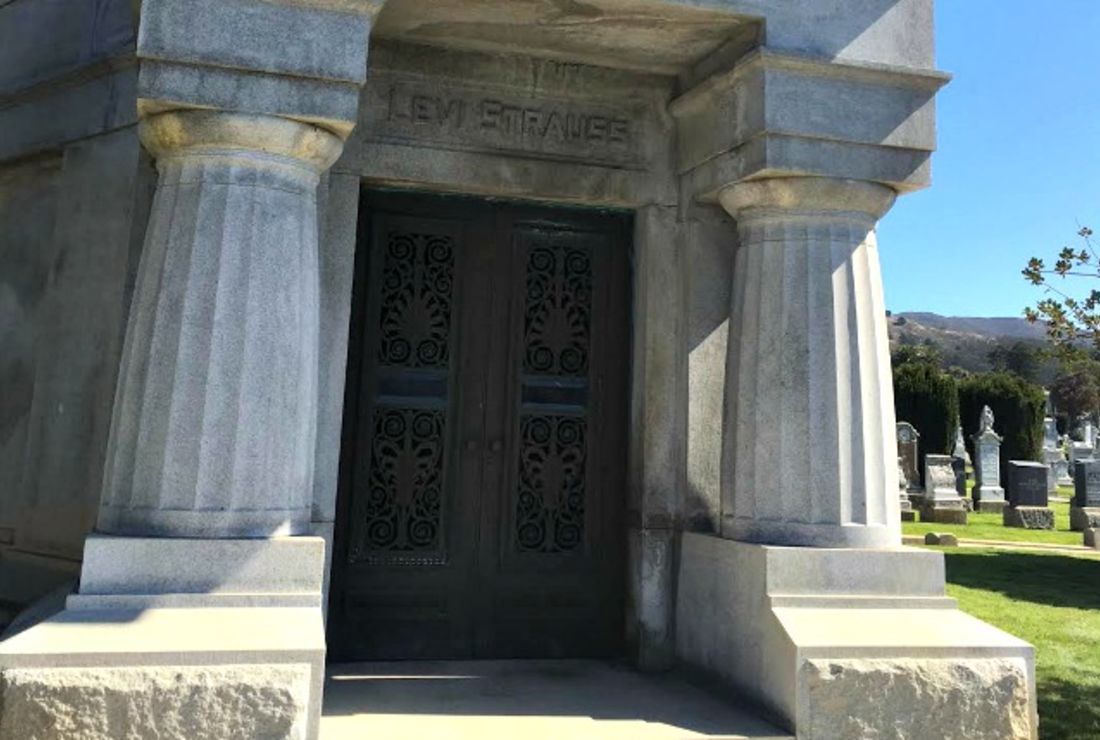 Grave Sightings - Trivia, Quizzes, and Brain Teasers | Mental Floss Grave Sightings - Trivia, Quizzes, and Brain Teasers | Mental Floss