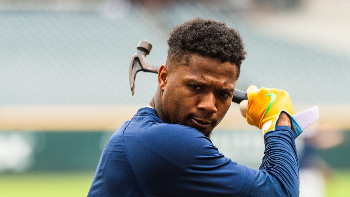 ryan mitchell baseball contract