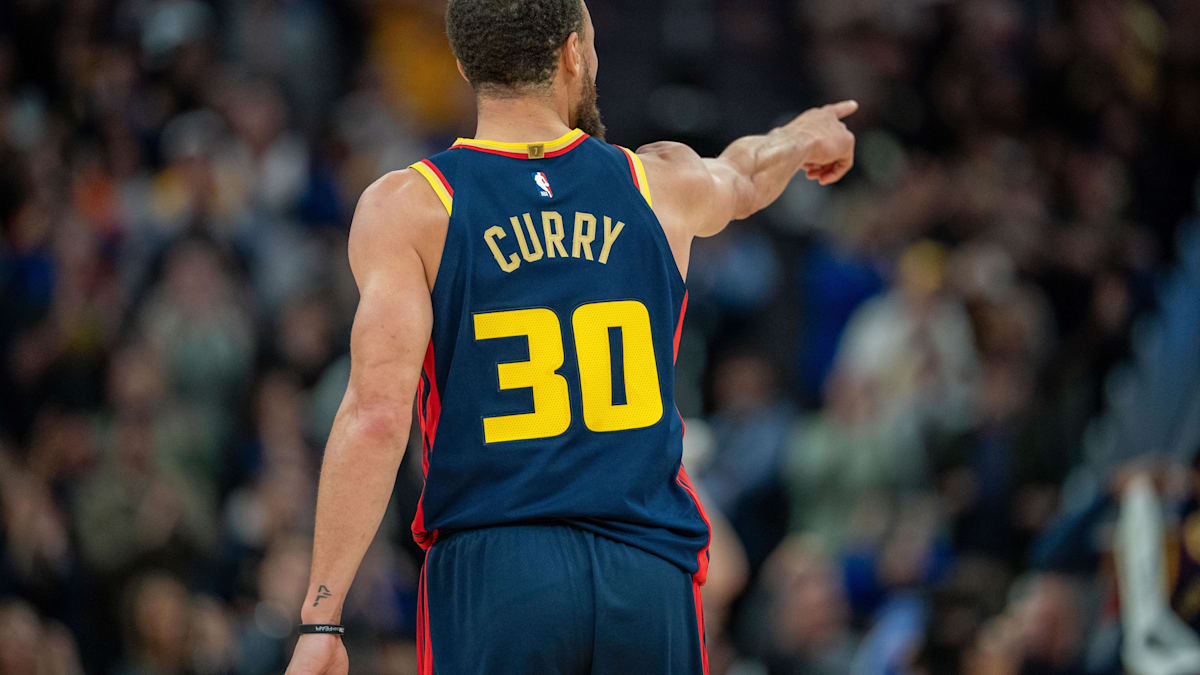 magic johnson career threes