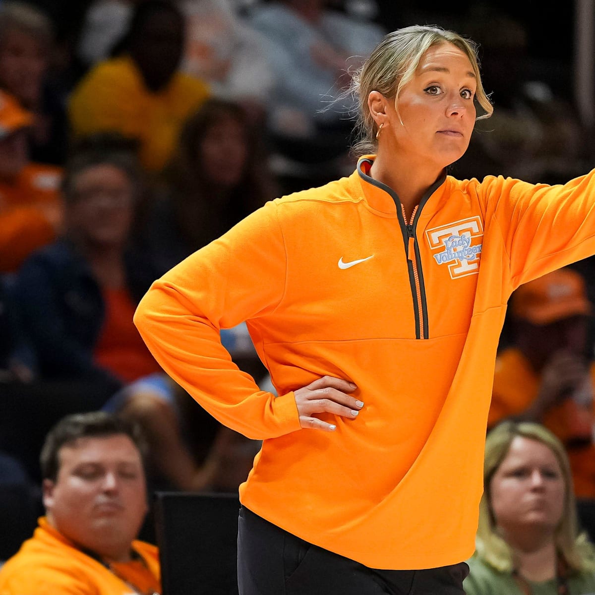 Tennessee lady volunteers basketball store