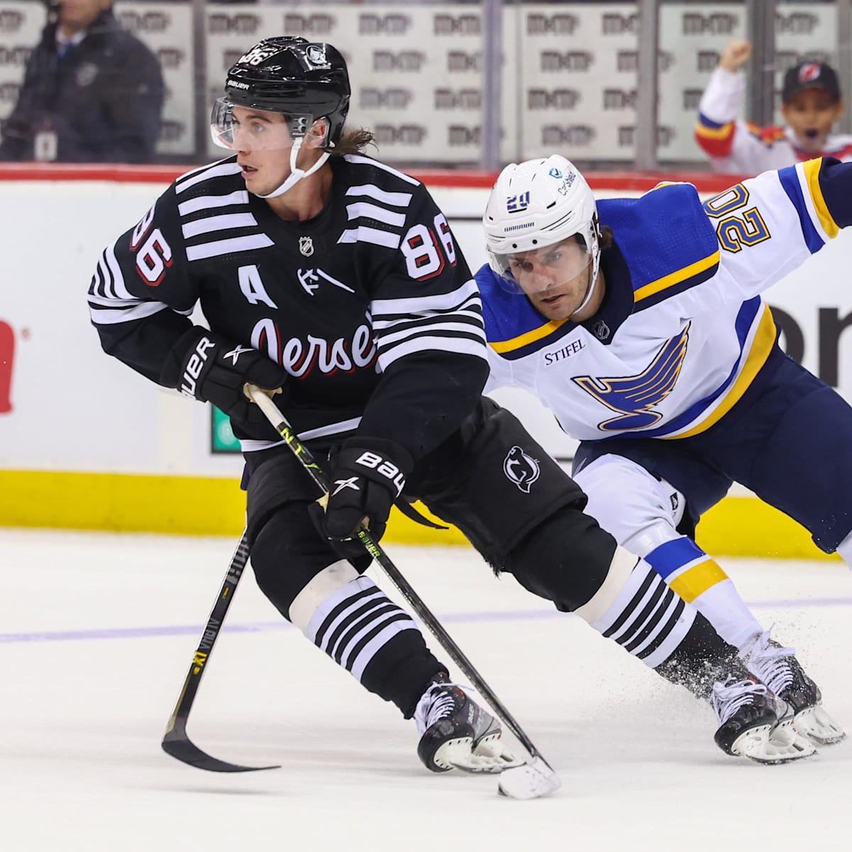 brandon saad contract