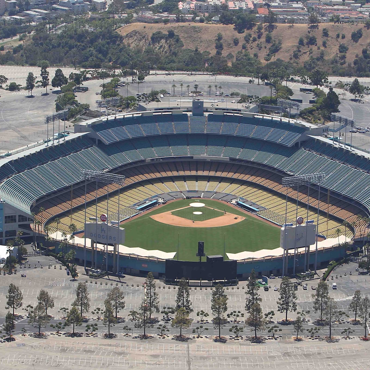 largest baseball stadiums