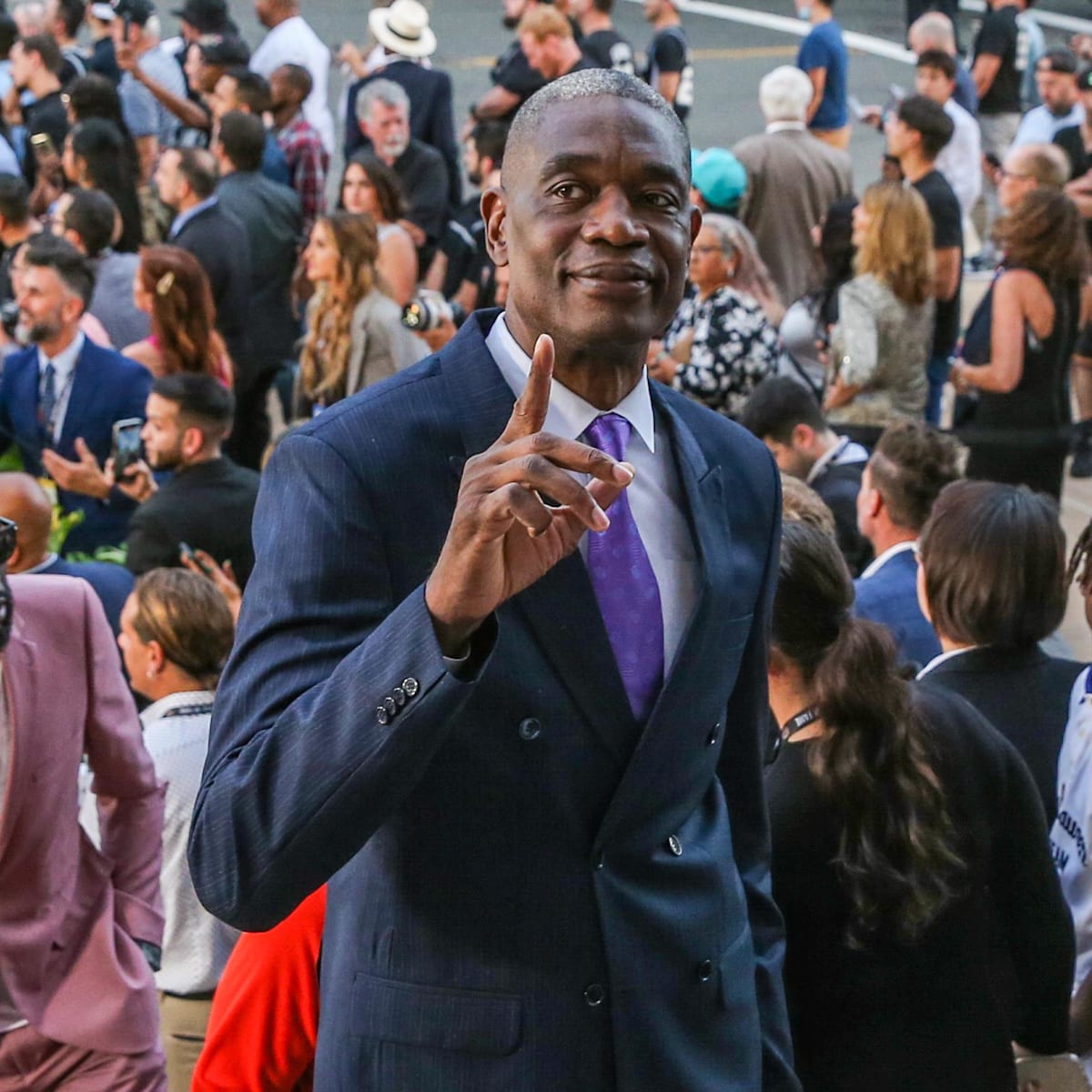 dikembe mutombo son post