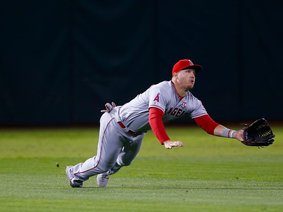 mike trout diving catch
