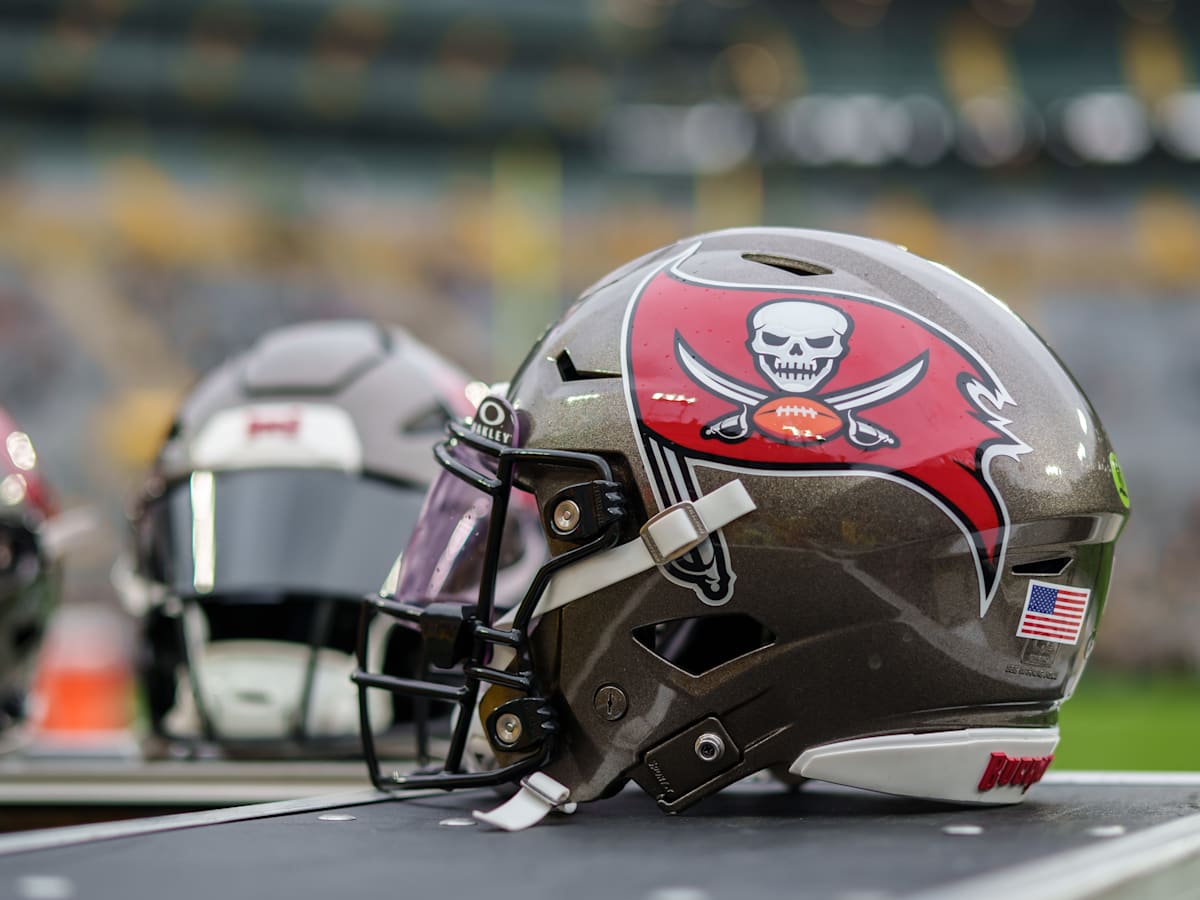 buccaneers helmet coloring pages