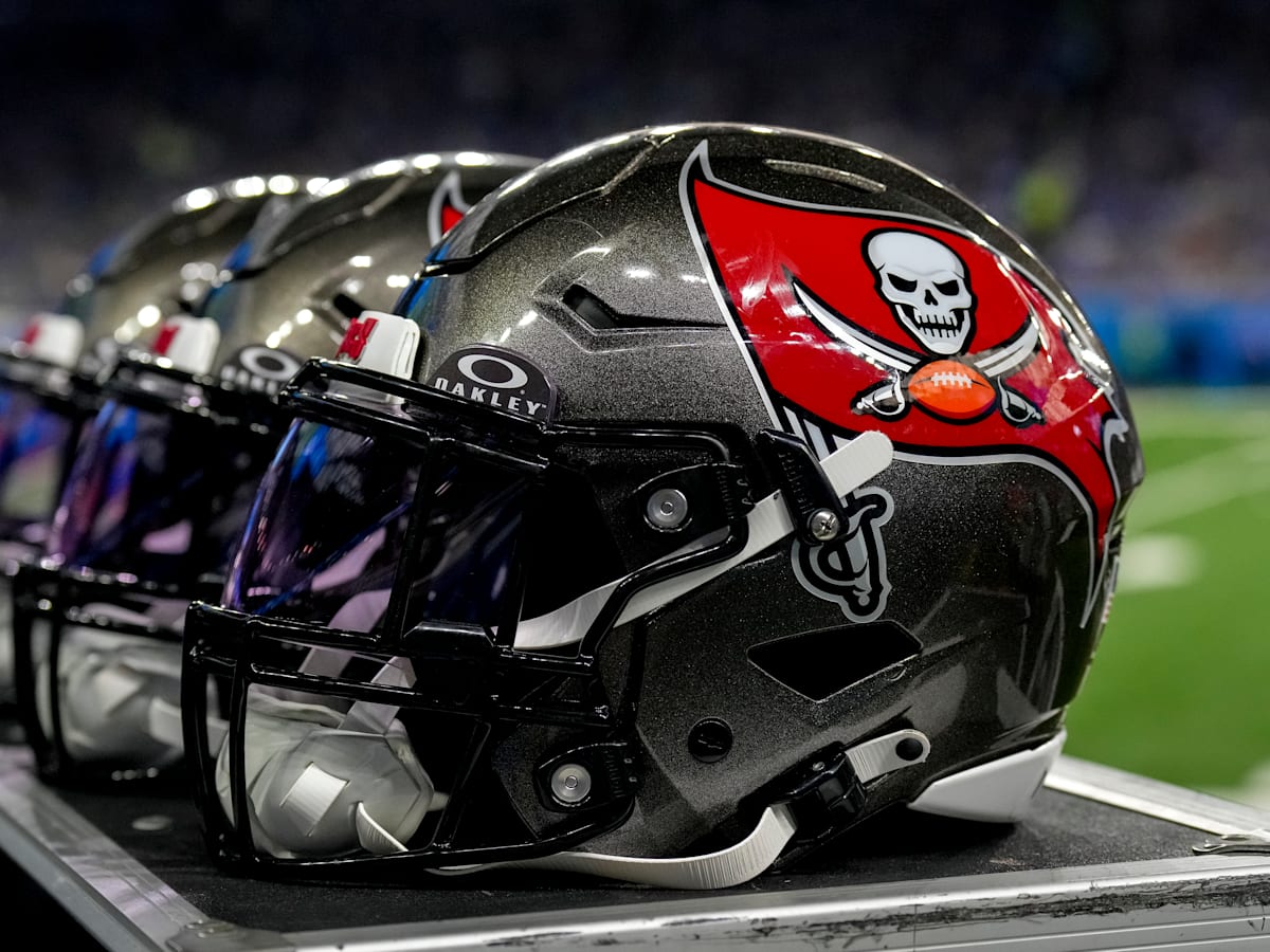 buccaneers helmet coloring pages