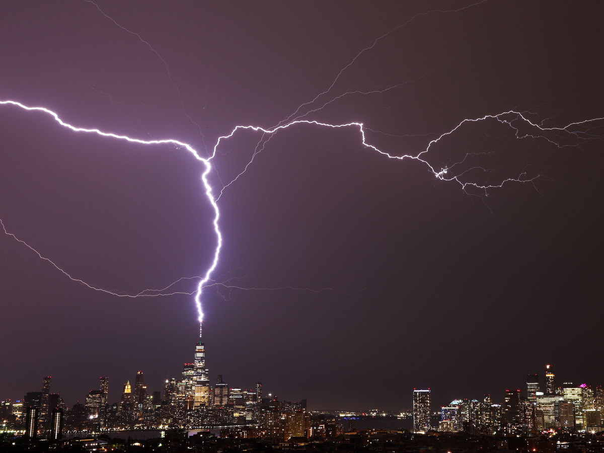 do lightning rods attract lightning