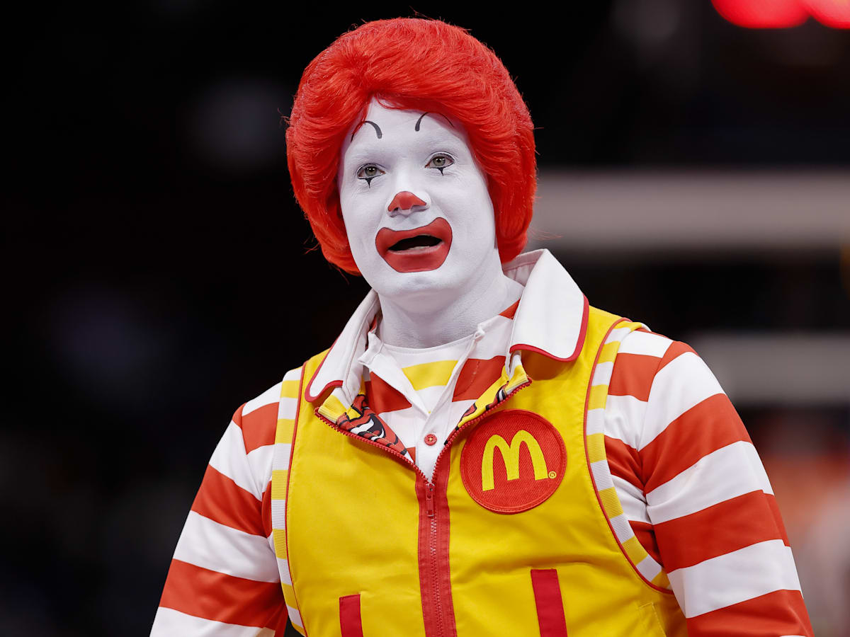 ronald mcdonald no longer mascot