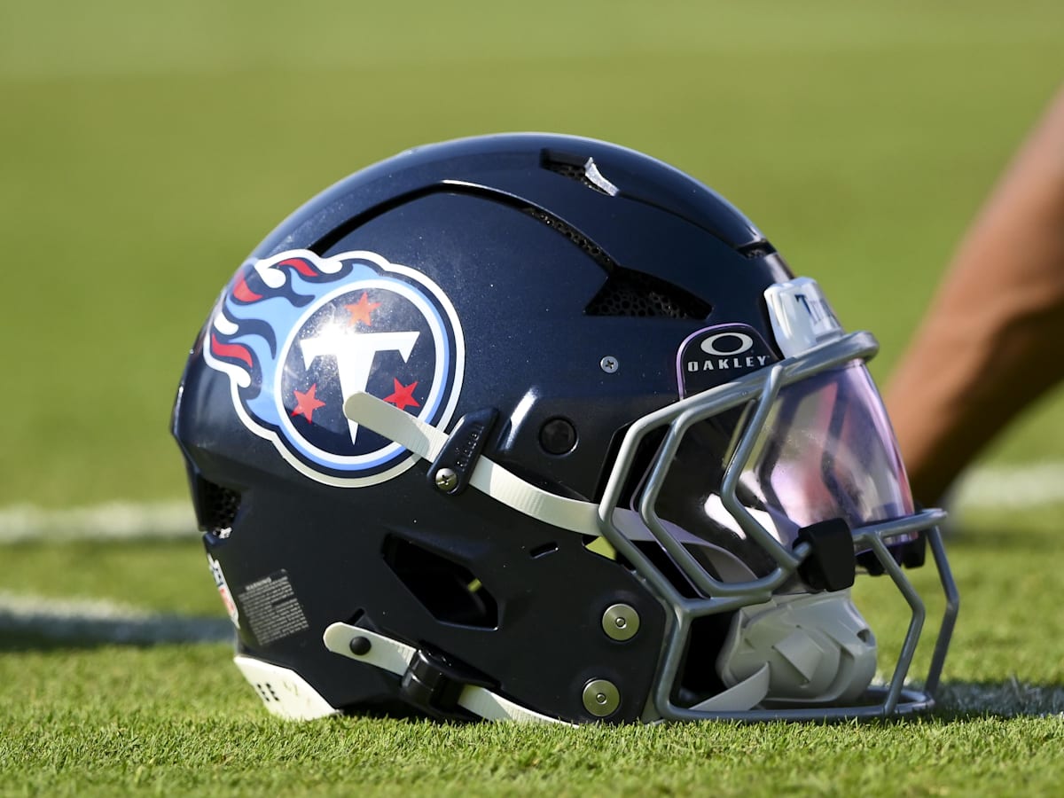 titans old helmets