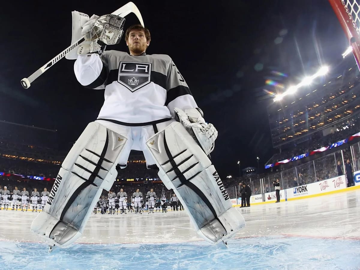 jonathan quick save on patrick kane