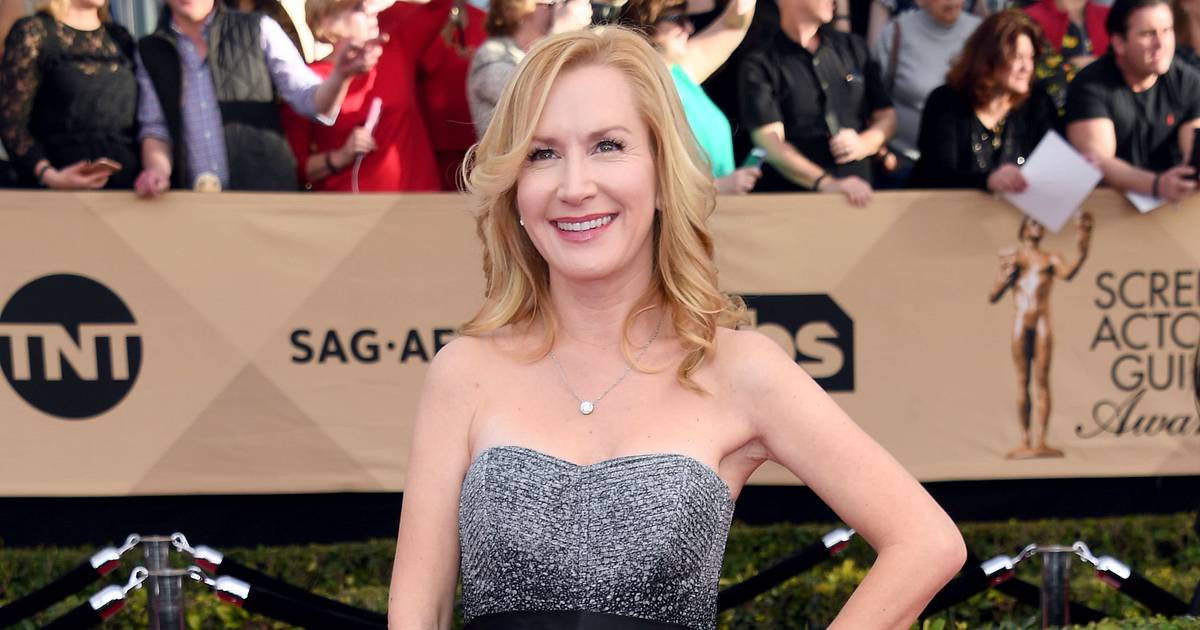 'The Office' Star Angela Kinsey Says Cast Has Discussed Reunion Episode ...