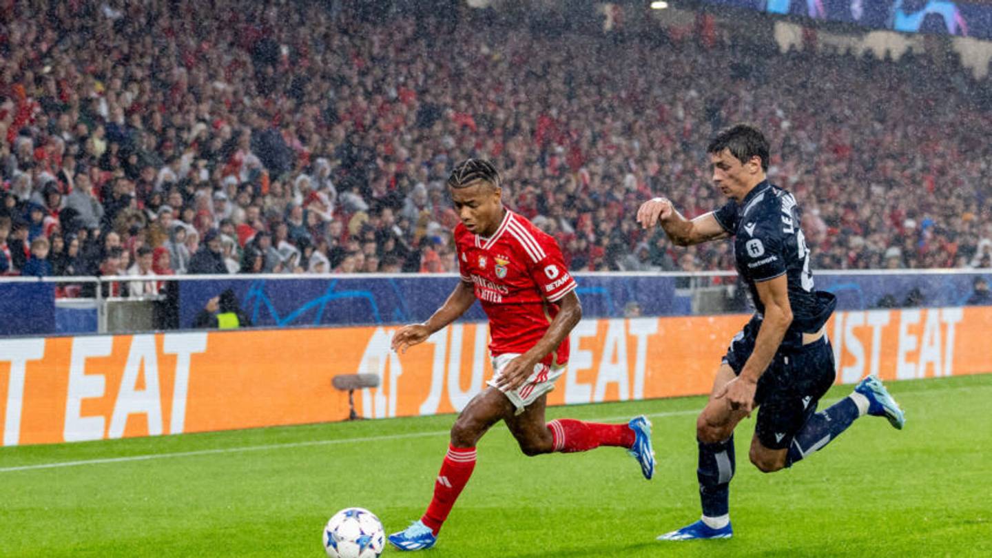 Manchester United and Liverpool battle for Champions League defender