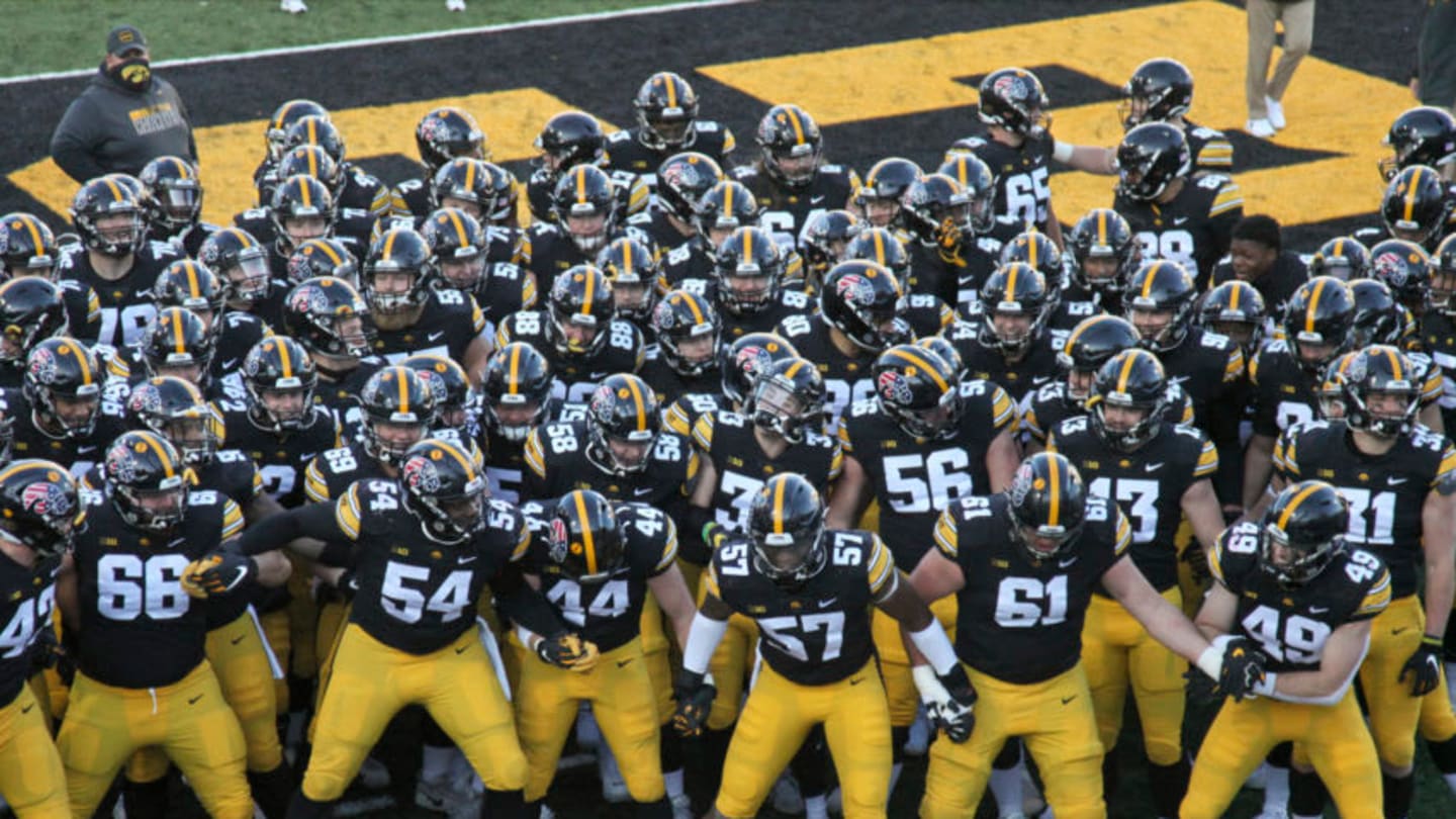 Iowa Football: Analytics say Hawkeyes are a top 10 team