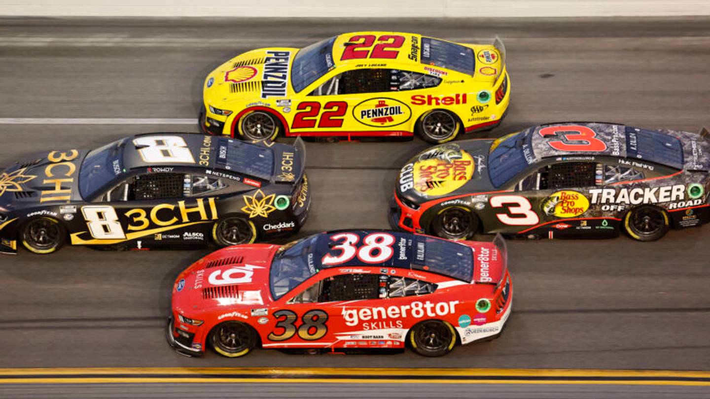NASCAR driver loses full-time ride, then gets it back
