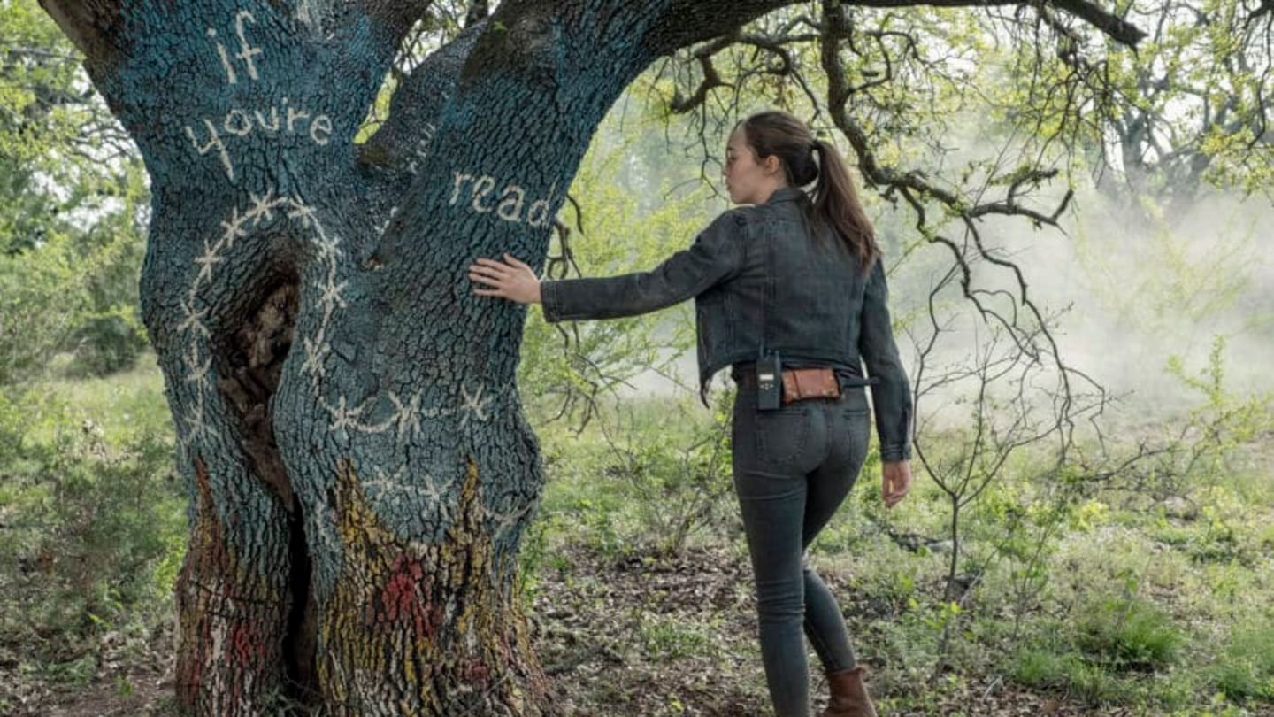 Fear The Walking Dead: Who is leaving messages on the trees?