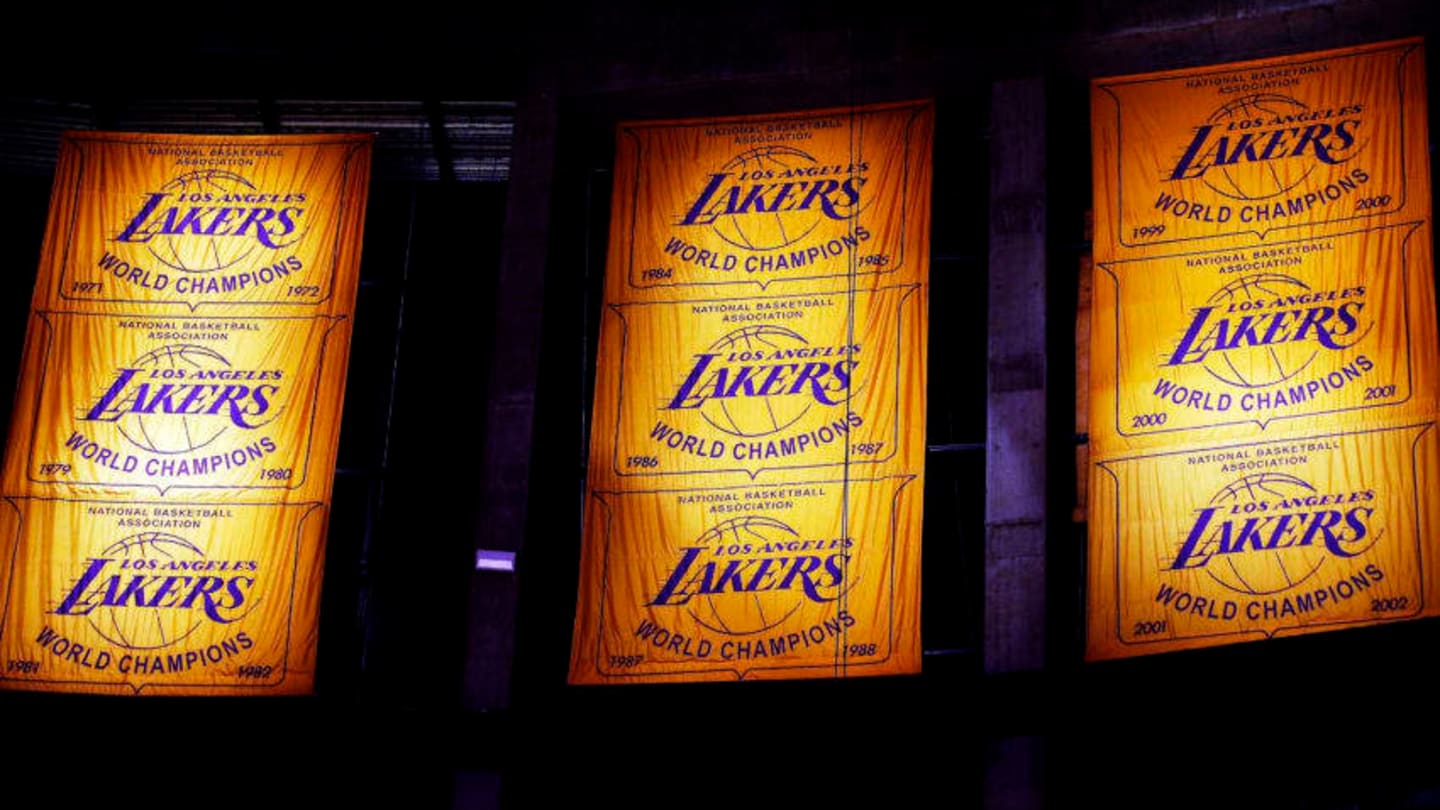 Los Angeles Lakers: 50 Greatest Players in Lakers History (Updated 2023)