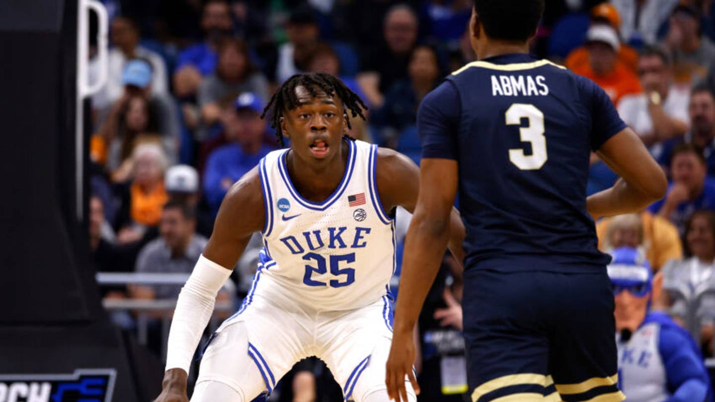 Duke basketball: Stunning injury sidelines Mark Mitchell before tipoff
