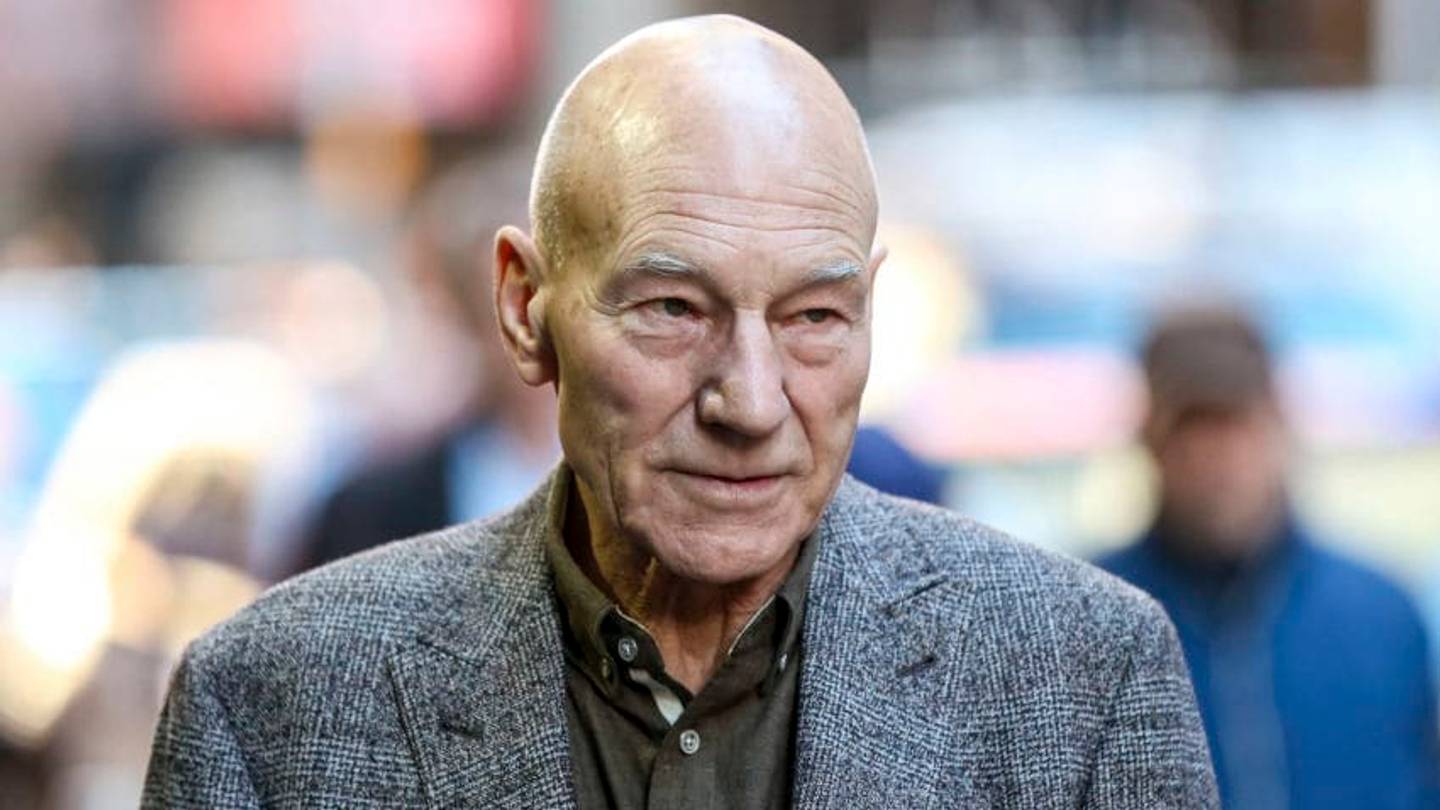 Does Professor X die in Logan?