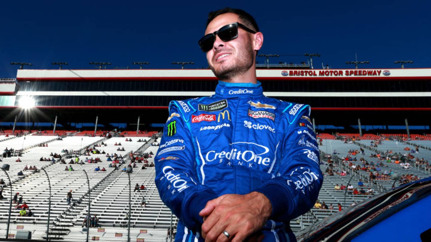 NASCAR: Kyle Larson no longer on Twitter, Instagram
