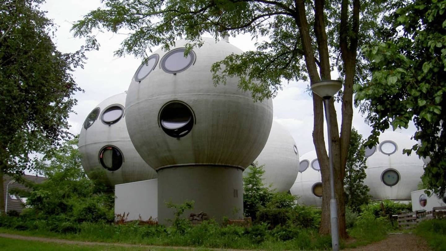 Bolwoningen: The Golf Ball-Shaped Homes of Den Bosch, Netherlands