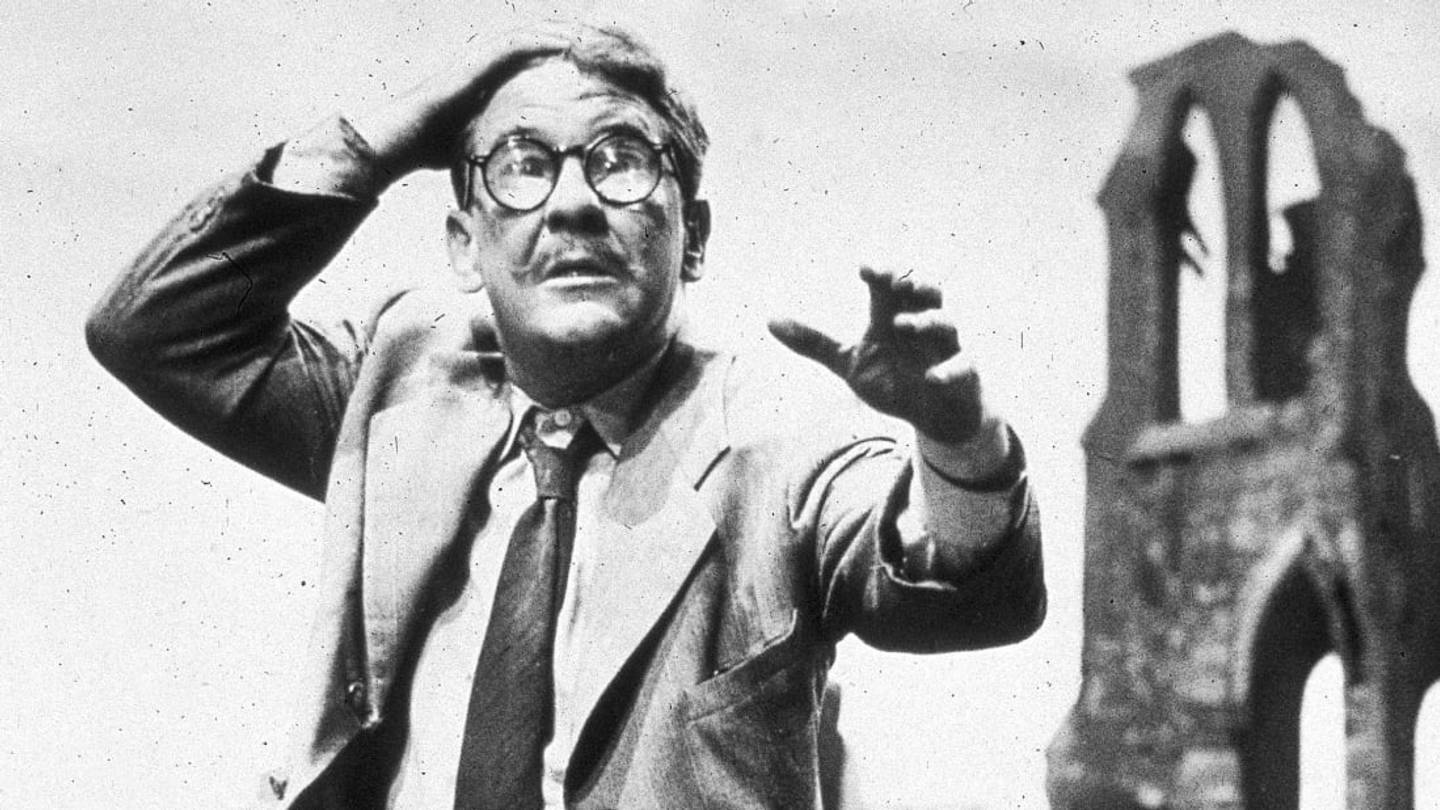 Listen to the Original Narrator of The Twilight Zone Inviting You to ...