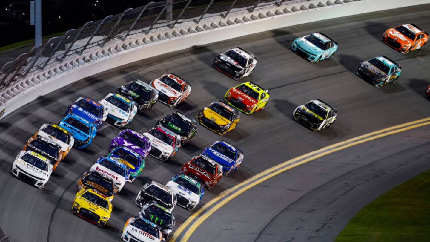 NASCAR: 17 drivers, not 16, are still competing for a title