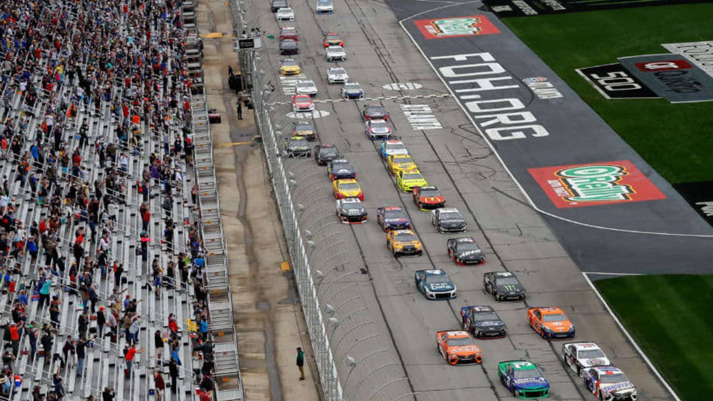 NASCAR: Team Power Rankings after Atlanta – Two four-car teams rise