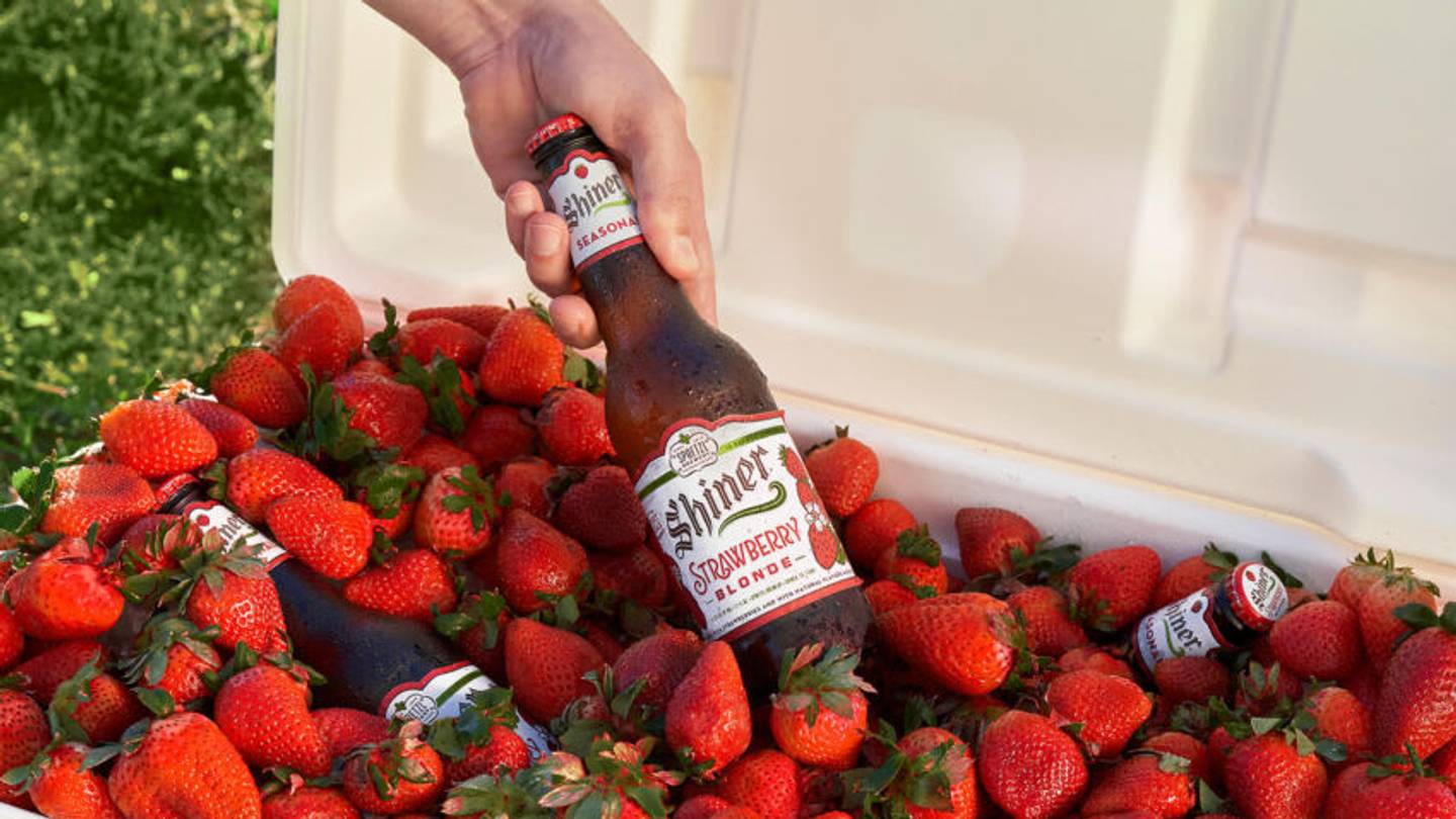 Shiner Strawberry Blonde celebrates the flavors of spring
