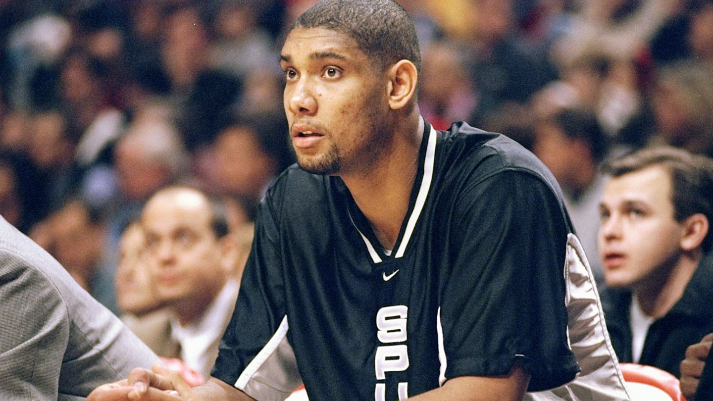 Spurs: Footage resurfaces of Duncan rejecting Michael Jordan
