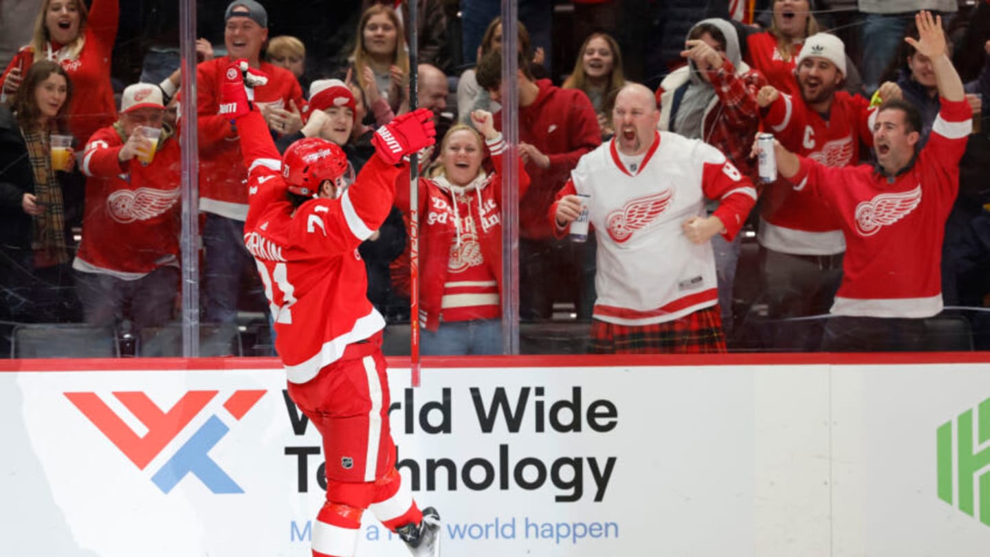 What are the Mid-Season Grades for the Red Wings?