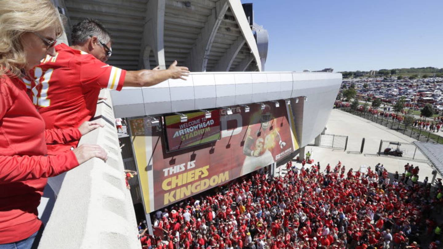 The best Kansas City Chiefs to ever wear the uniform: No. 26