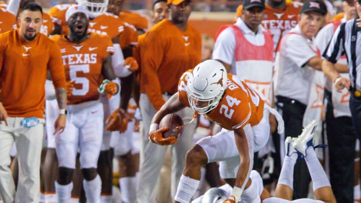 Texas football opens as five-touchdown favorite over Rice in Week 1