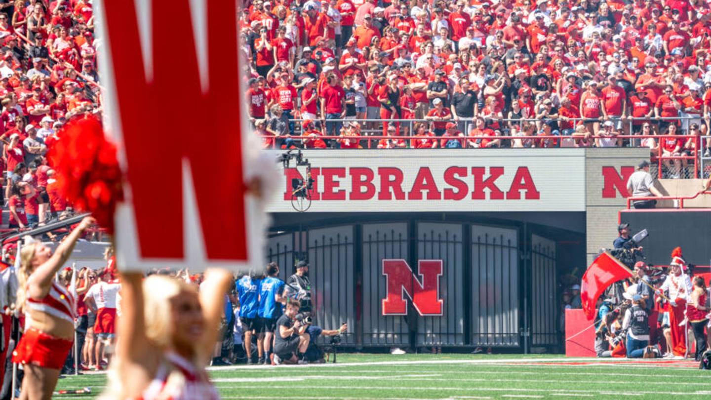 Analyst predicts Nebraska football team’s energy boost from fan support