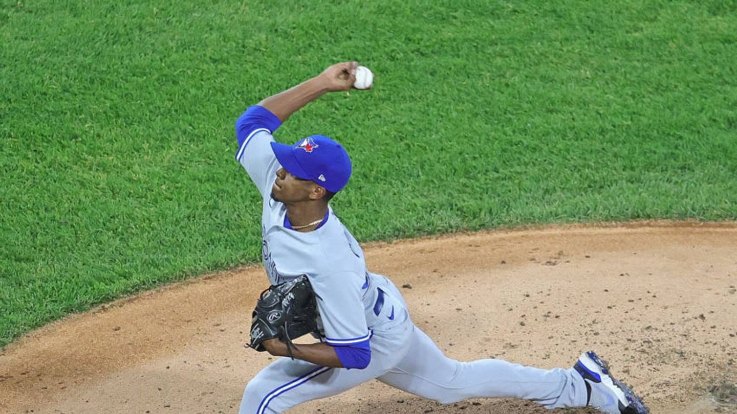 Blue Jays: It’s time for Anthony Castro and Rafael Dolis to swap roles
