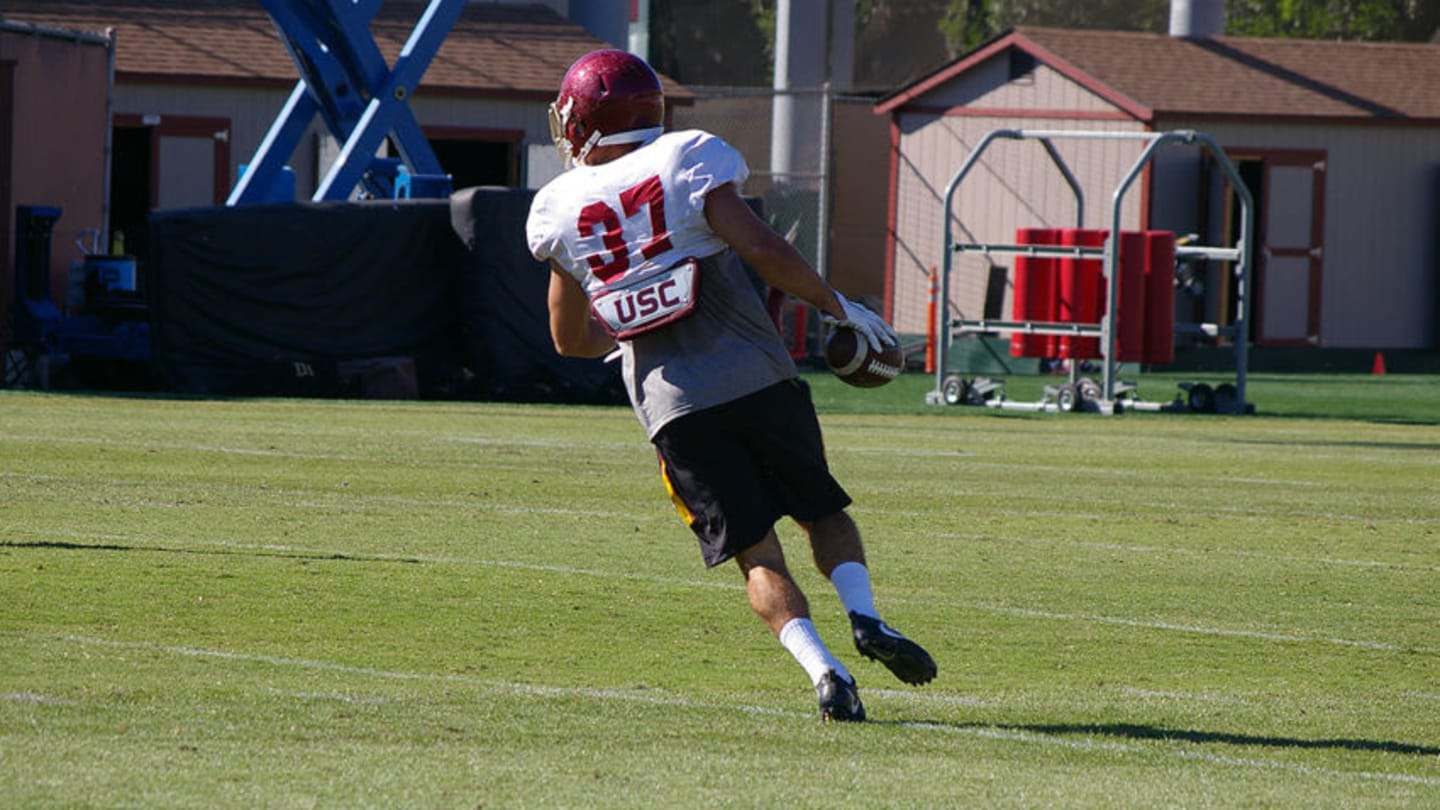 USC Football: Matt Lopes, Reuben Peters, James Toland Awarded Scholarships