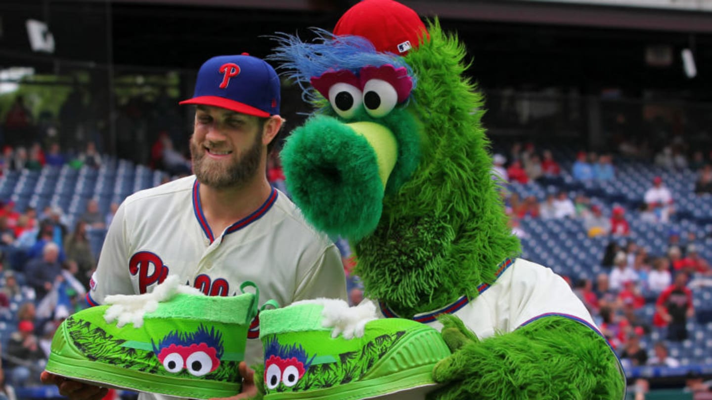 3 fun ways Philadelphia Phillies can reintroduce original Phanatic mascot