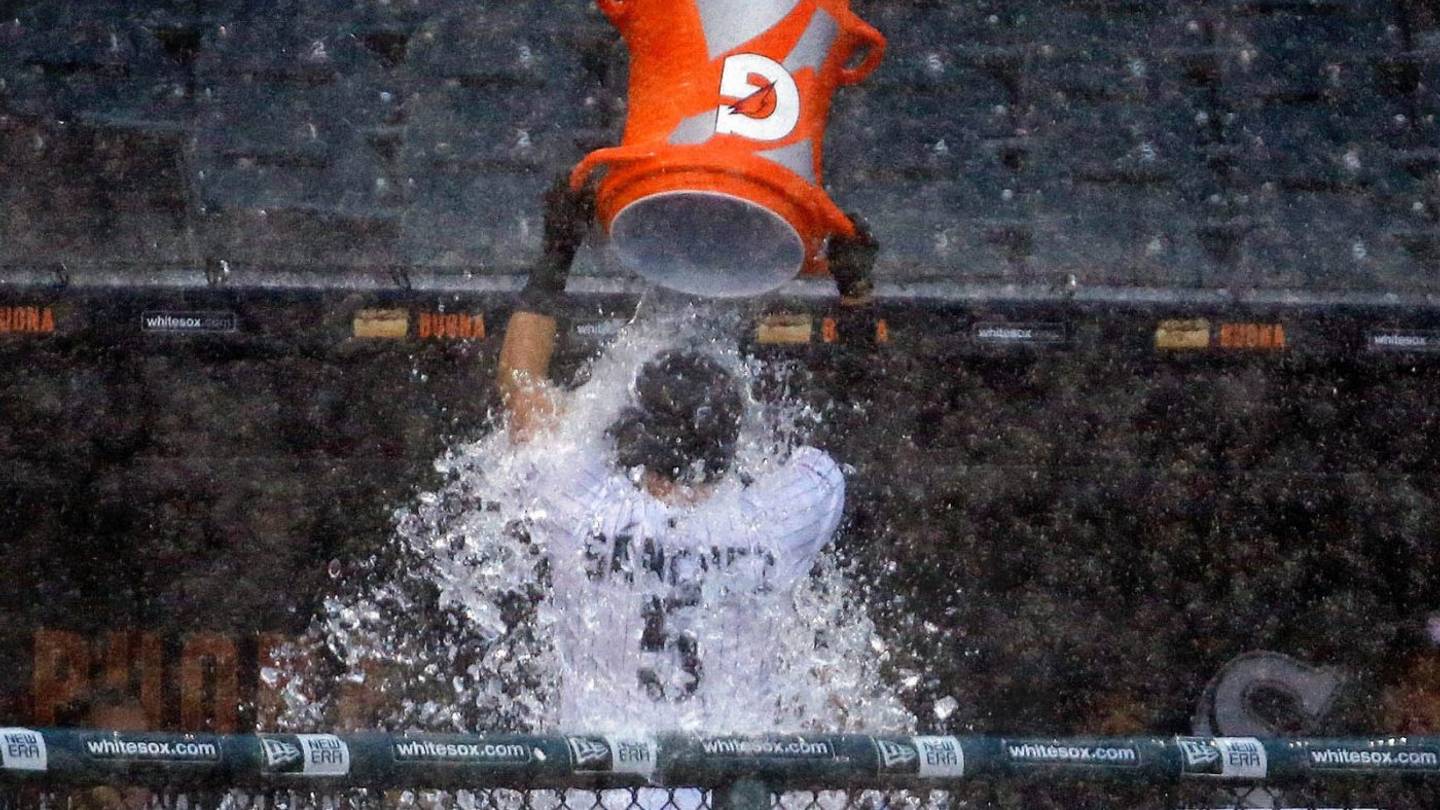 Sanchez showers, Minnesota history, new-look All-Star Game ballots