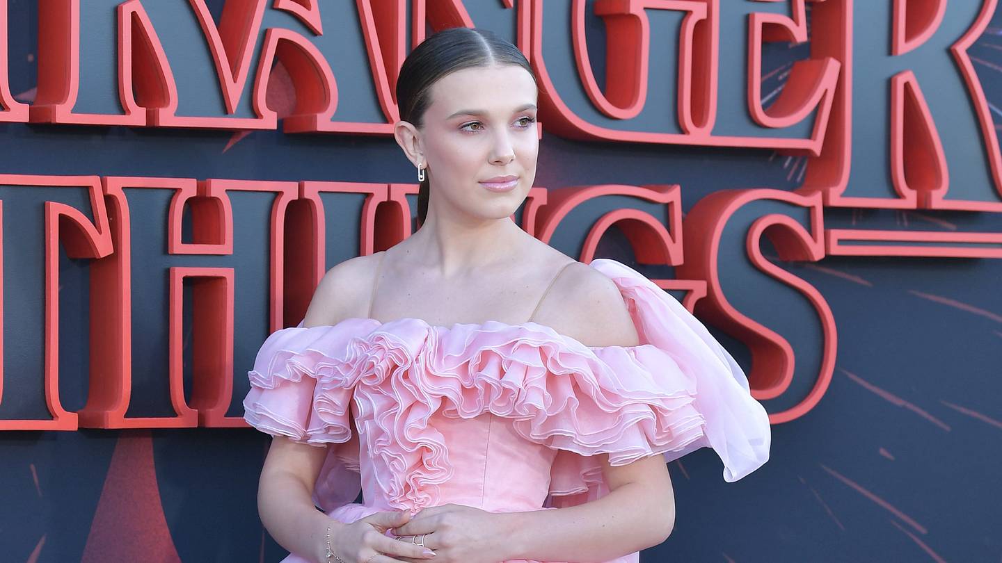 Millie Bobby Brown Shares Heartfelt BTS 'Stranger Things' Photo With ...
