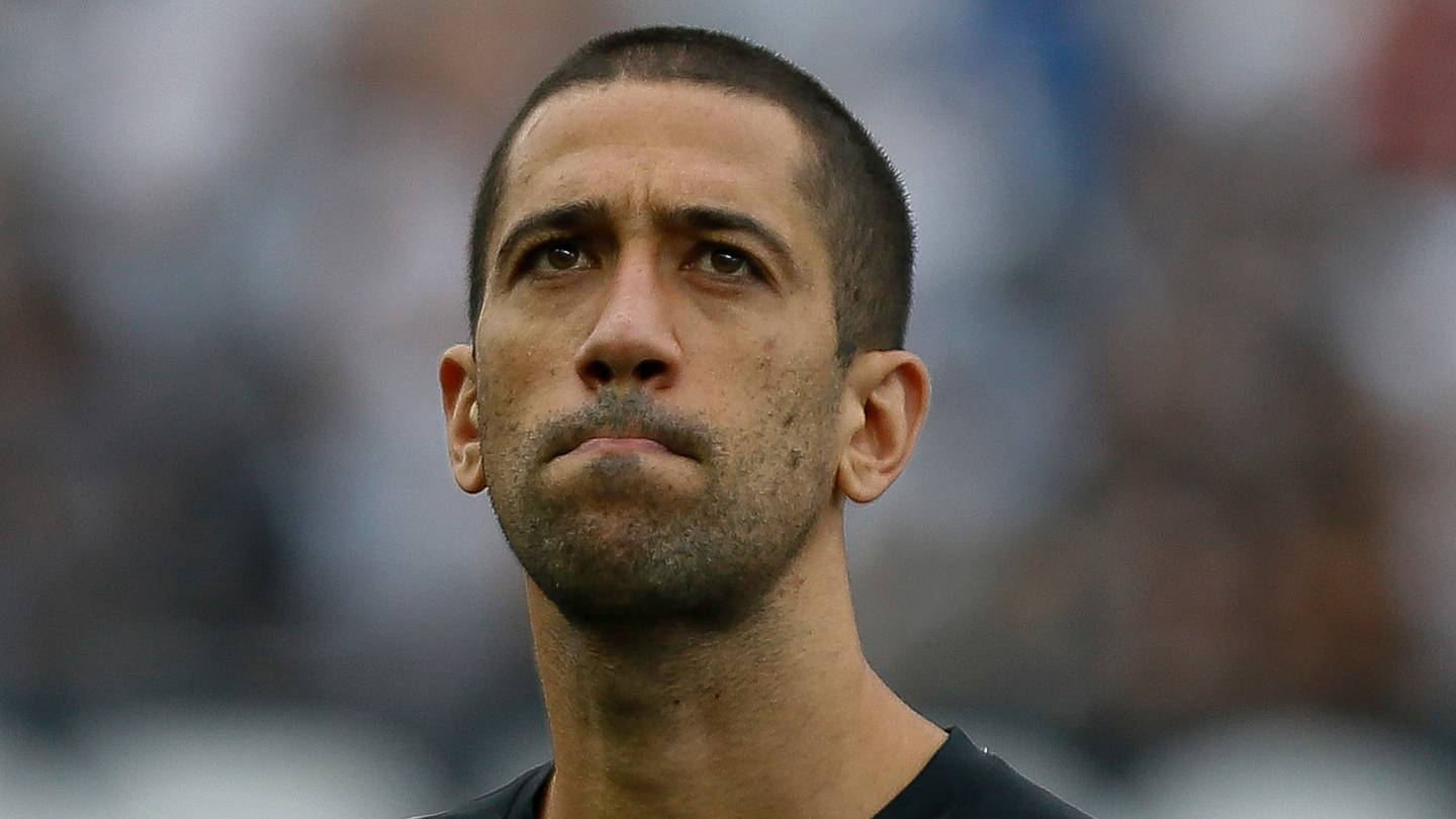 Sem renovação, Evandro está liberado para deixar Santos e acertar com ...