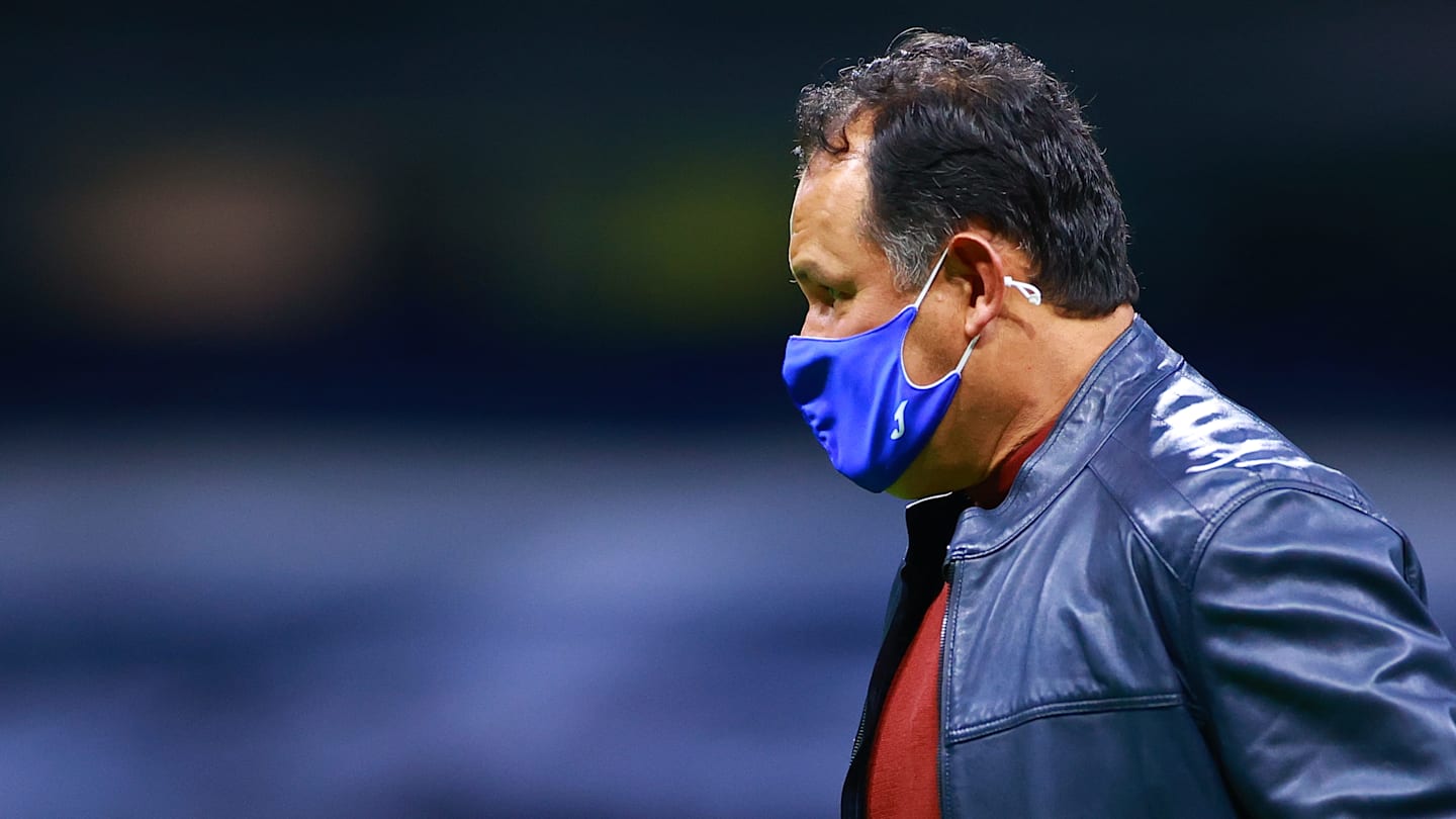 Las 5 preocupaciones de Juan Reynoso con el Cruz Azul de cara a la ...