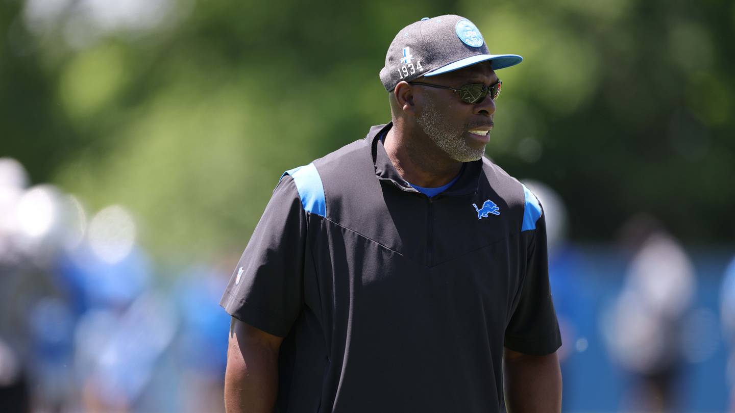 Chargers: Anthony Lynn is still stuck in his running ways