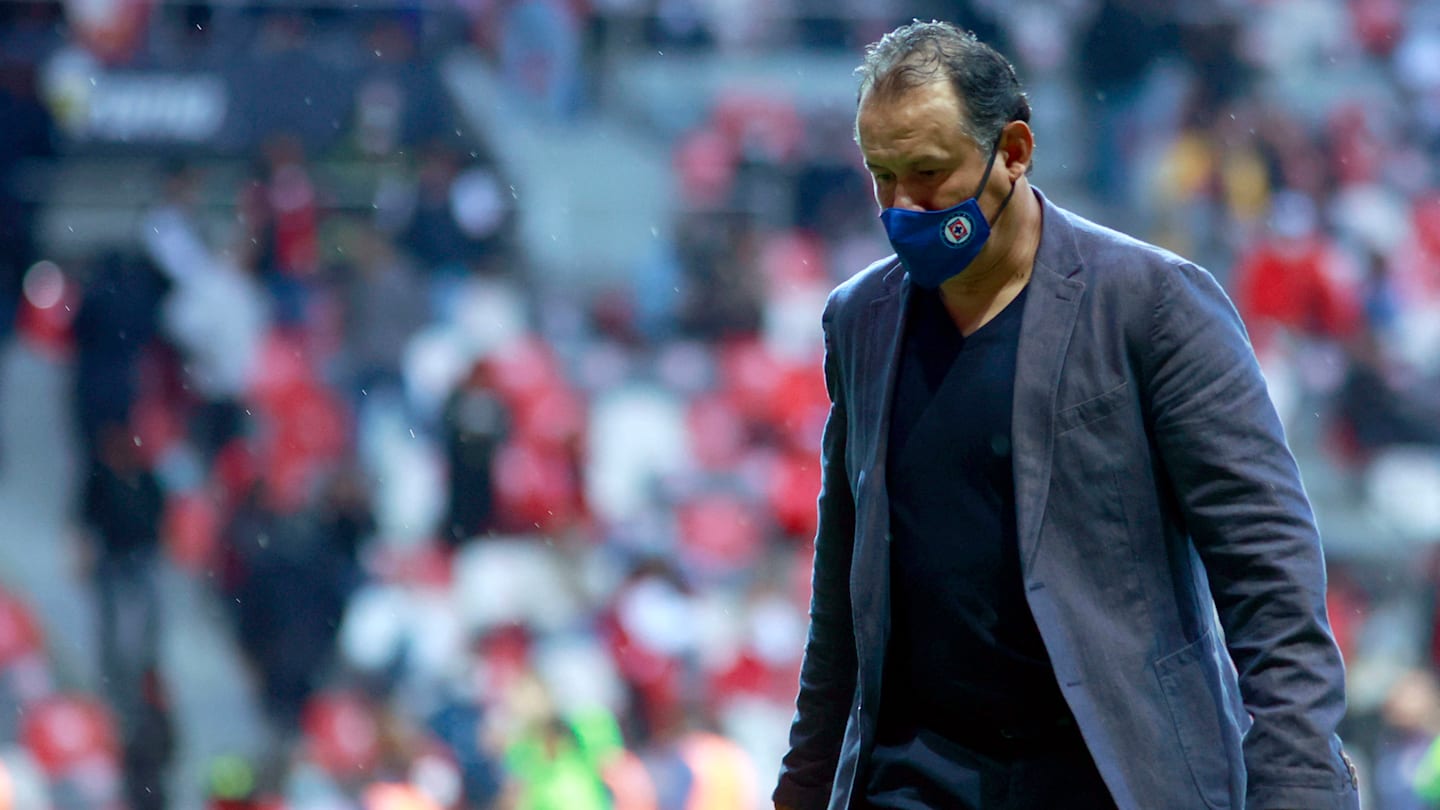 Las 5 preocupaciones de Juan Reynoso con el Cruz Azul para la vuelta de ...