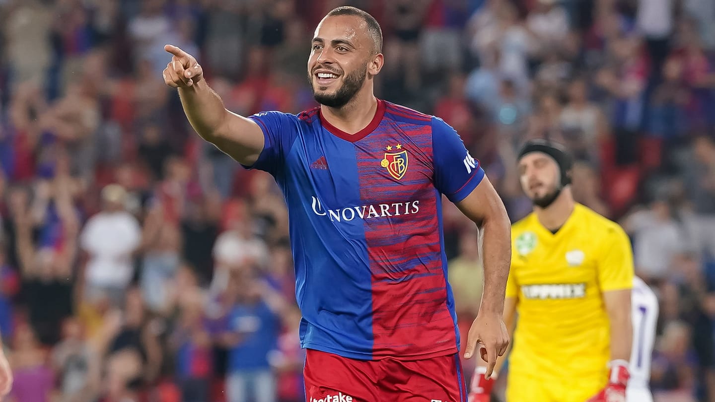 Destaque do Basel, Arthur Cabral relembra saída do Palmeiras