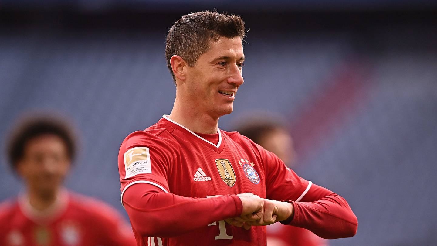 Man City & Chelsea are in the running to sign Lewandowski
