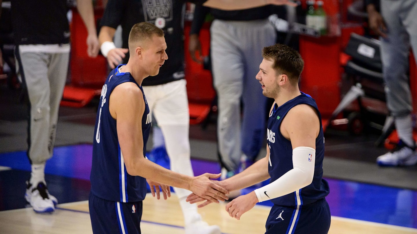 Dallas Mavericks complete training camp roster