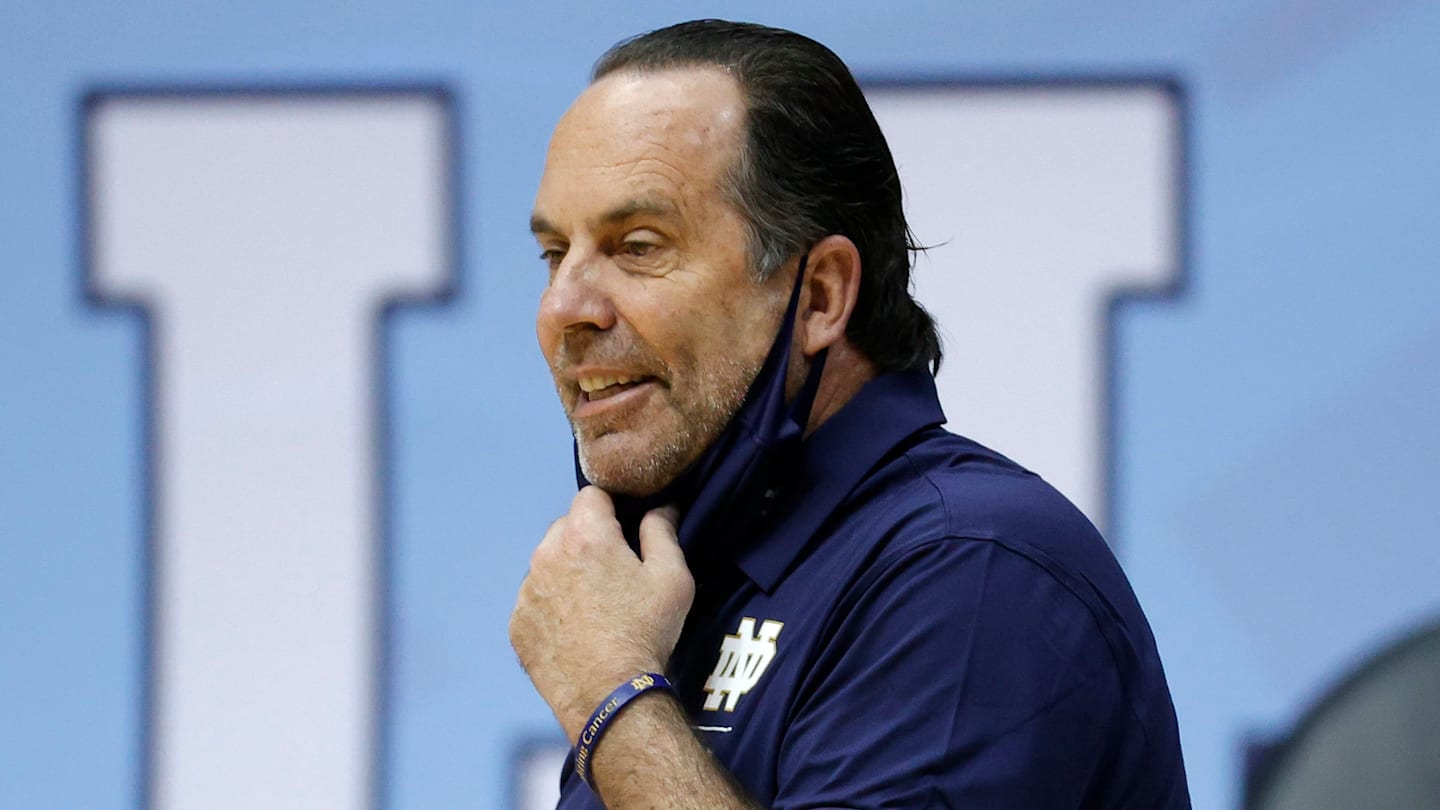 Notre Dame Fans Booing Mike Brey is Colossally Stupid