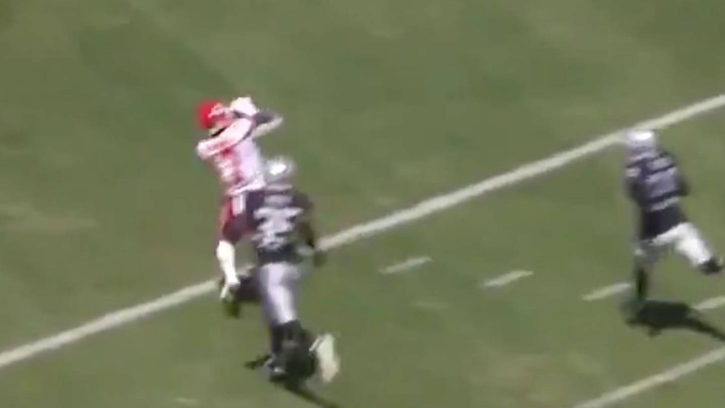 VIDEO: Patrick Mahomes Goes Wild With Perfect TD Strikes to Mecole ...