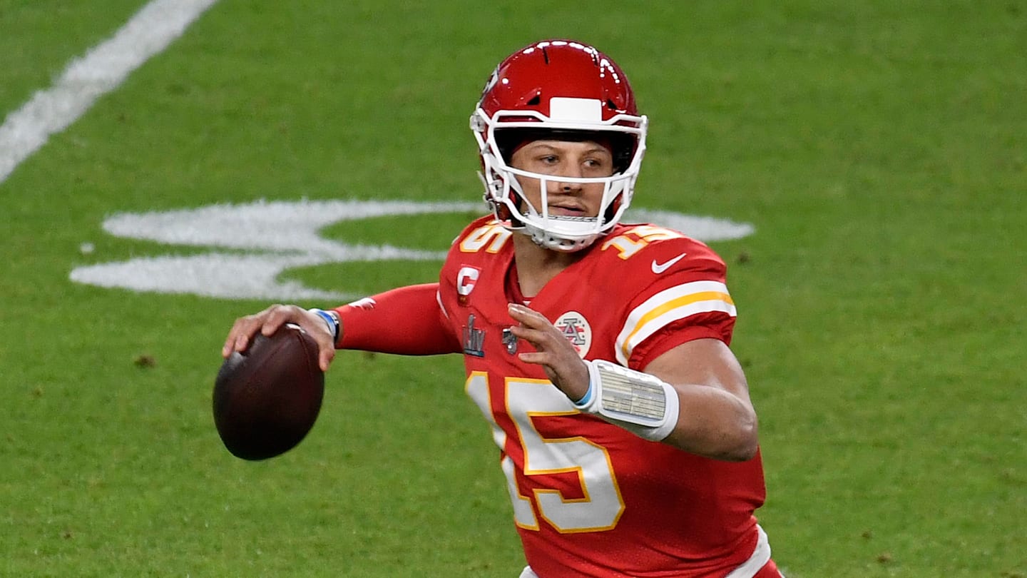 Patrick Mahomes' Rookie Contract With Chiefs Puts His Future Record ...
