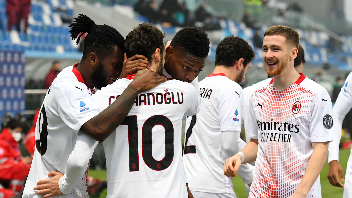 Il Milan Passa A Sassuolo 1 2 E Resta In Vetta Leao Fa La Storia E Fa